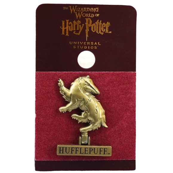 Universal | Other | Universal Studios Harry Potter Hufflepuff 3d Sculpted Mascot Pin | Poshmark